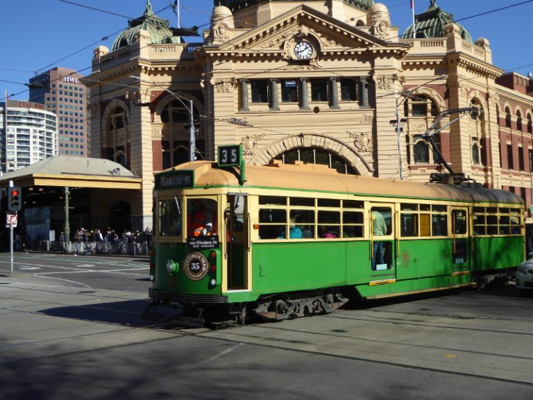 City Circle trams – Melbourne – Vintage Victoria